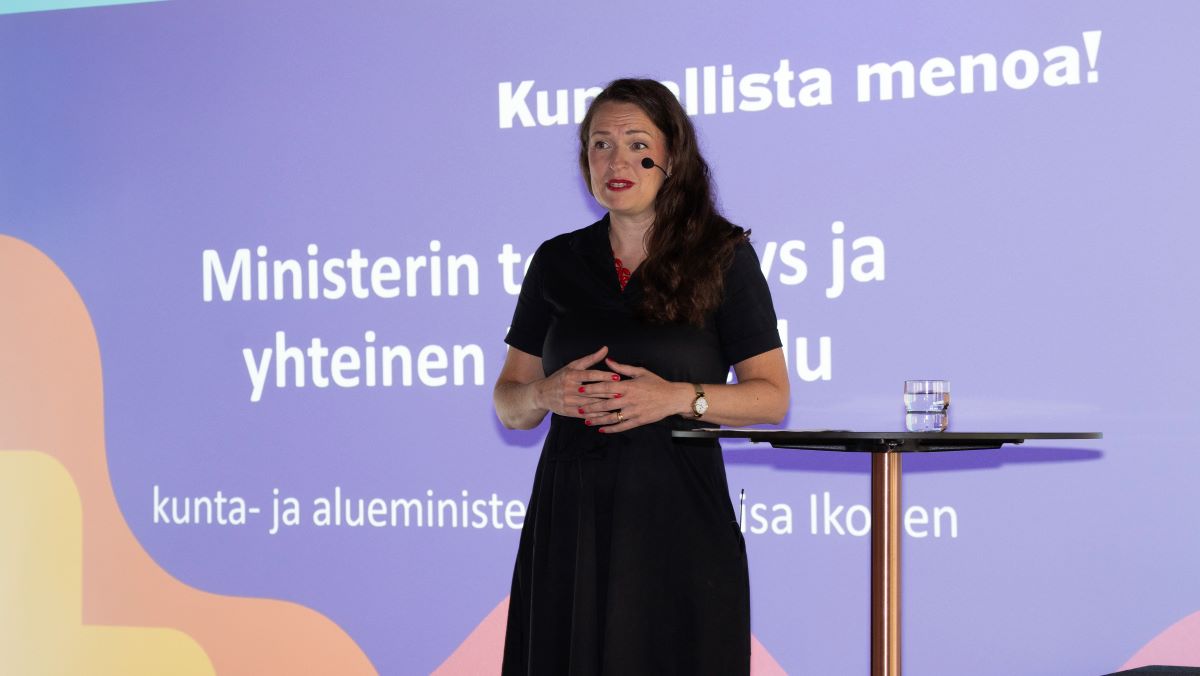 Ministeri Ikonen: Kuntien rooli on Suomen elinvoiman vahvistamisessa ja varautumisen ...